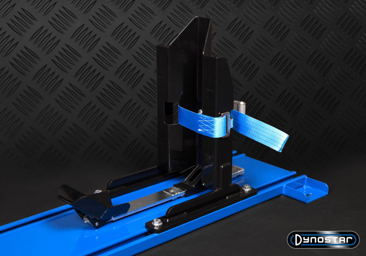 Motorcycle front wheel clamp | Dynostar Taiwan